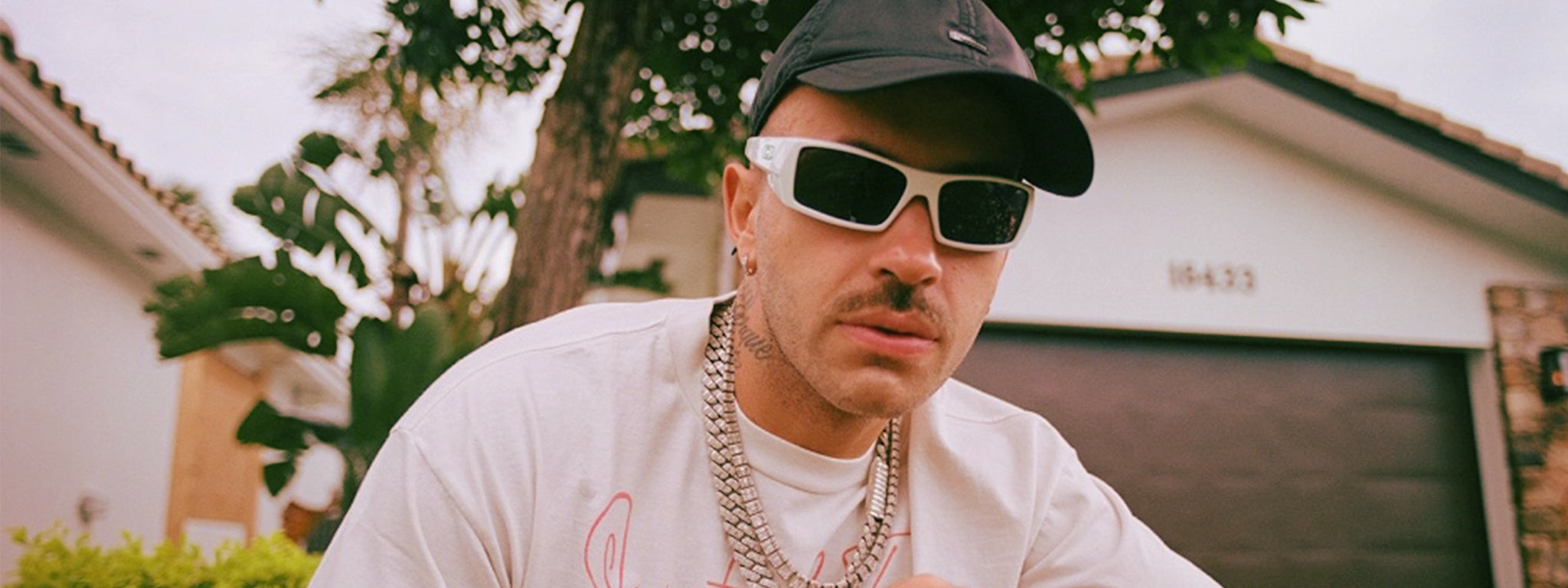 Feid - Universal Music Latin Official Store